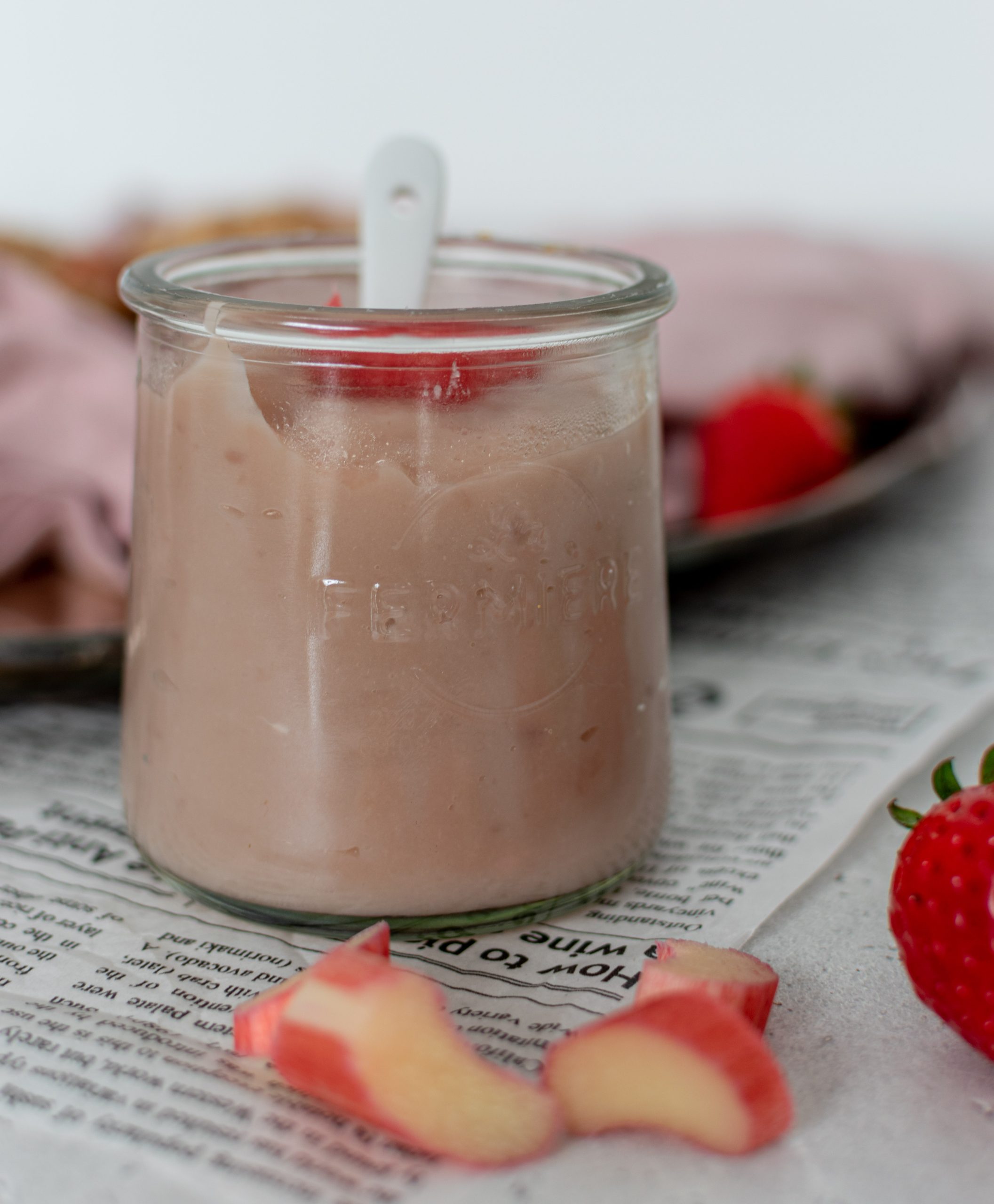 Rabarber curd met aardbeien - My Food Blog